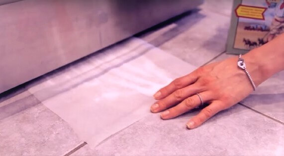 Here's Why Covering Wax Paper With Borax & Sliding It Beneath Your ...